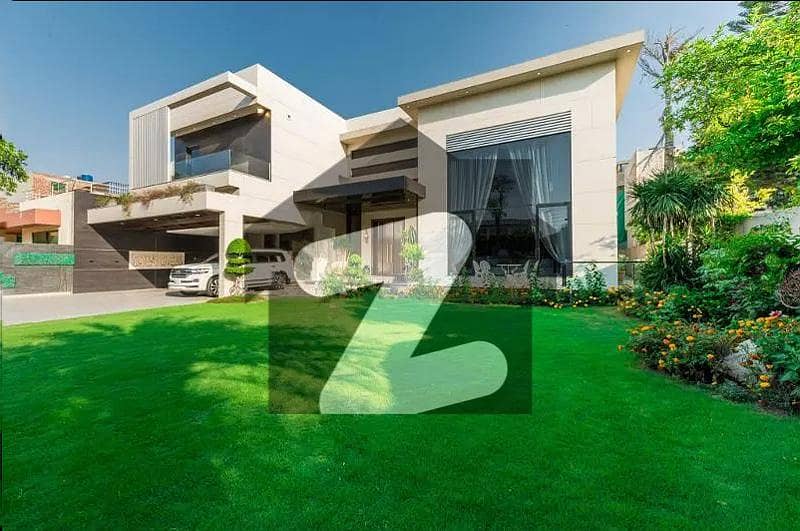 24 MARLA HUGE LAWN HOUSE NEAR RAYA GOLF OWNER NEEDY DHA Phase 6, DHA ...