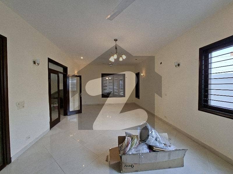 Park Facing Lower Portion Available with Separate Gate DHA Phase 6, DHA ...