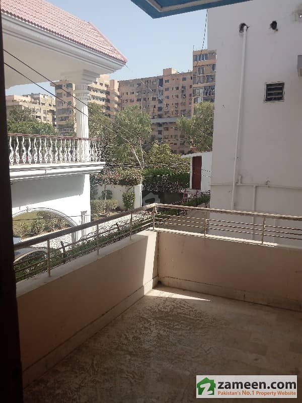 Town House 250 Yards Clifton Block 2 Opposite Bilawal House Well ...