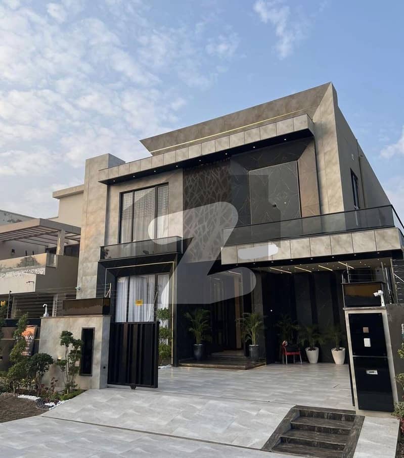 One kanal brand new luxurious bungalow with fully air conditioners ...