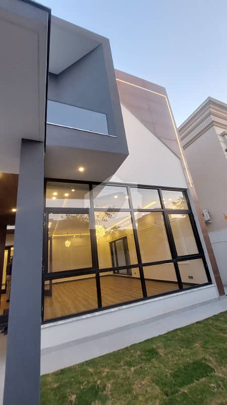 Elegant Design 1 kanal Brand New Designer House Ready For Sale In DHA ...