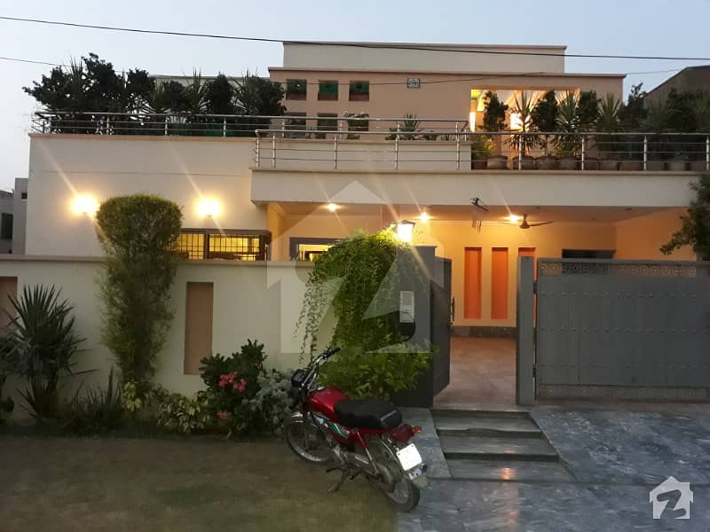 Sui Gas Society 1 Kanal New Facing Park Fabulous Lower Portion For Rent ...