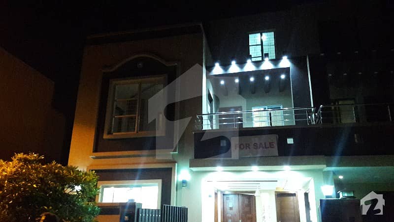 Classic Style 5 Marla Brand New House For Sale In Bahria Town Lahore ...