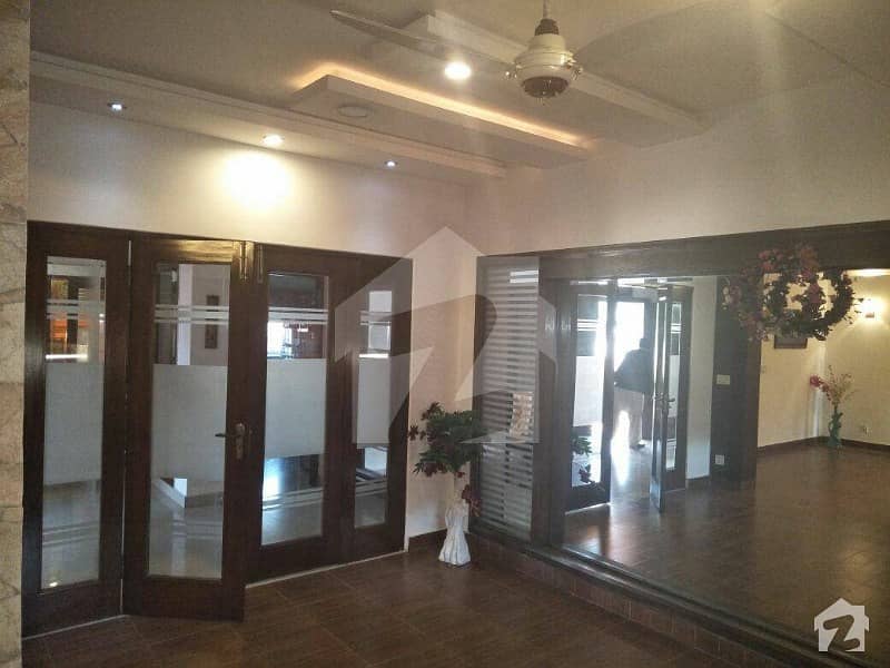 Hbfc Society All Real Picture Slightly Used Kanal Bungalow For Sale ...