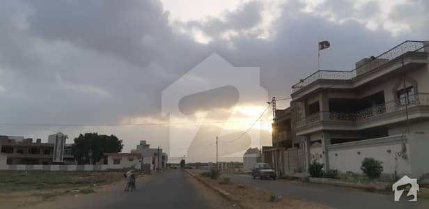 400 yards Leased map pass west open corner plot block4 saadi town Saadi ...