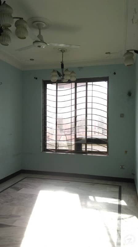 UPPER PORTION REAL PICS 2 BED 2BATH KITCHEN LOUNGE MUMTY ROOM BATH G-13 ...