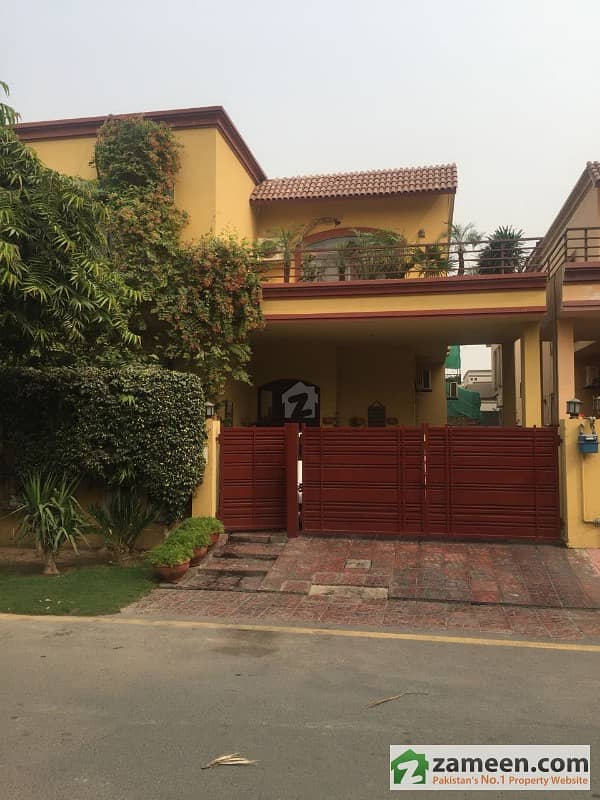 10 Marla Beautiful Luxury Villa In Dha Phase 8 Park View Villa DHA ...