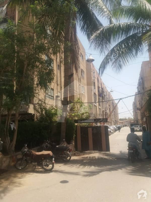 GULSHAN IQBAL BLOCK 17 ERUM APARTMENT 4 ROOM 4TH FLOUR Gulshan-e-Iqbal ...