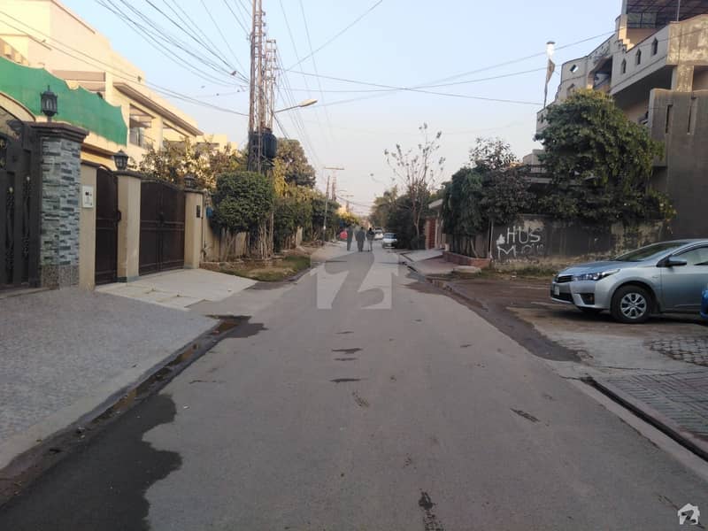 Here Is A Good Opportunity To Live In A Well-Built House Johar Town ...