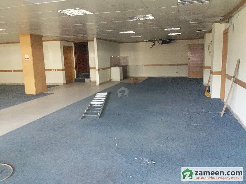 Near KFC In Saddar Internally Renovated Building With 50 Feet Front ...