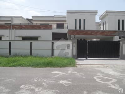 House Is Available In PAF Falcon Complex PAF Falcon Complex, Gulberg ...