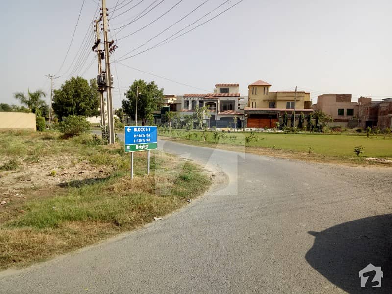 Ideal Location Near Park Mosque Market And College Road Approach Plot ...