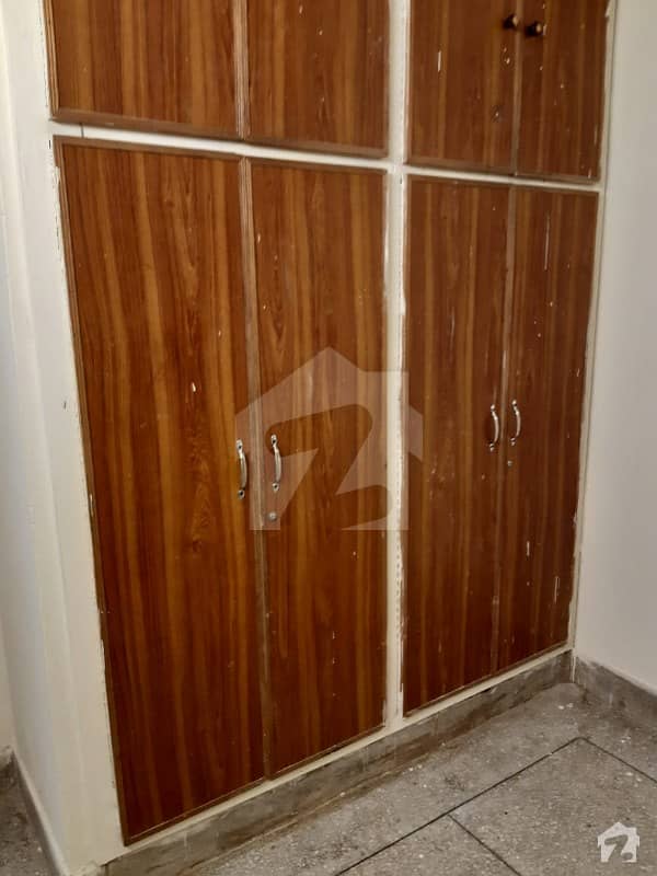 I81 Family Flat 3 Bed Attached Bath Kitchen Store Real Pics Attached ...