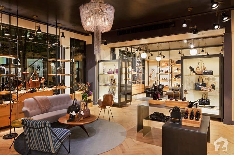 Branded Double Height Shop For Sale In Front Of Escalator In J7 ...