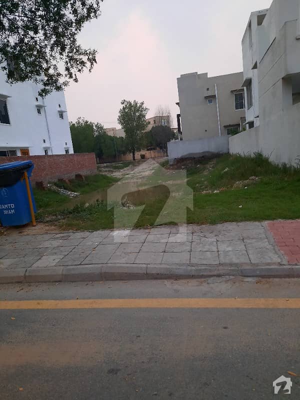 Kanal Plot Main Blue Ward Nargis Block Bahria Town All Dues Clear ...